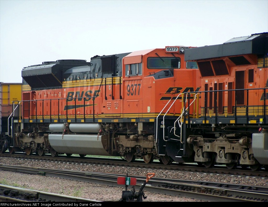 BNSF 9377